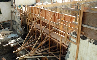 How to Build a Pool Wall | AQUA Magazine