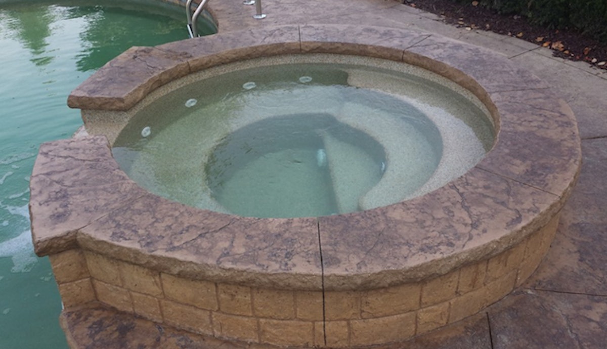 Z Poolform Systems Eases Concrete Coping Projects | AQUA Magazine